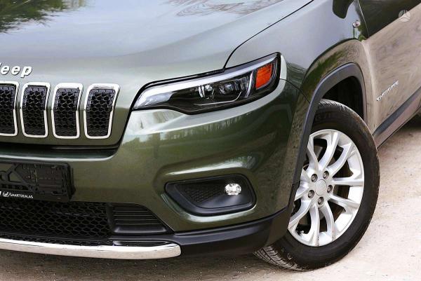 Green Jeep Cherokee 2019 in Kretinga, with an engine capacity of 3.24 L and mileage of 84 thousand km for 13499 €, photo 9 on AUTOMOTO.COM.LV