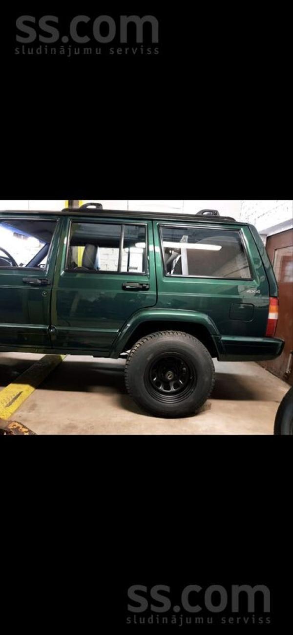 Green Jeep Cherokee 1999 in Riga, with an engine capacity of 2.50 L and mileage of 266 thousand km for 15000 €, photo 8 on AUTOMOTO.COM.LV