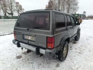 Grey Jeep Cherokee 1989 in Vilnius, with an engine capacity of 4.00 L and mileage of 112 thousand km for 800 €, photo 3 on AUTOMOTO.COM.LV