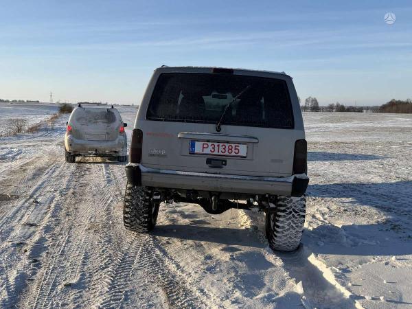 Серый Джип Чероки 2000 в Шакяй, объемом двигателя 2.50 л и пробегом 222 тыс. км за 7999 €, фото 9 на AUTOMOTO.COM.LV