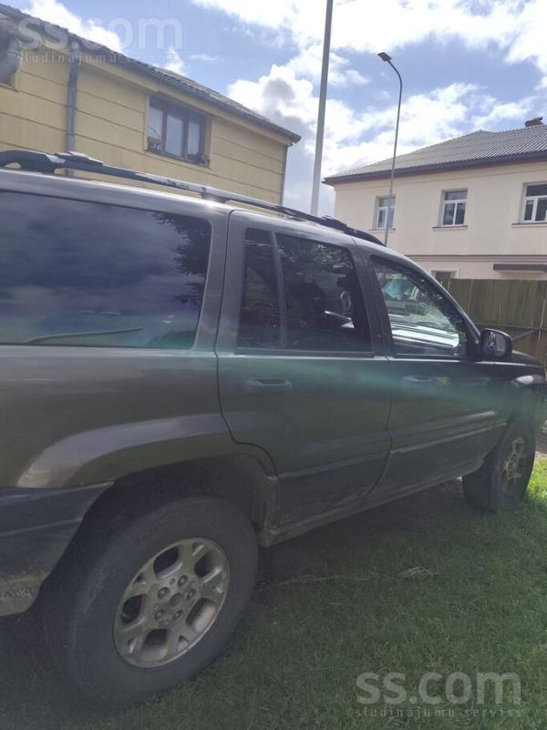 Pelēks Jeep Cherokee 2000 Liepāja, ar dzinēja tilpumu 4.00 L un nobraukumu 213 tūkst. km par 3000 €, foto 2 vietnē AUTOMOTO.COM.LV