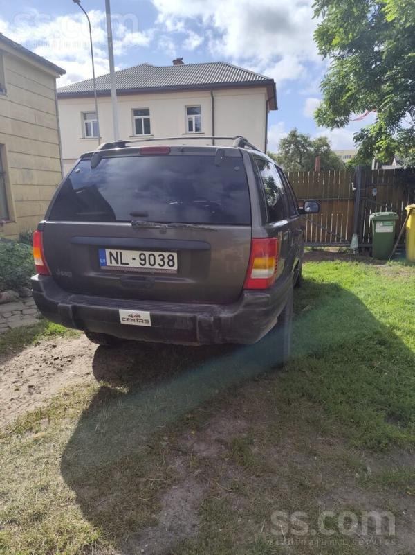 Pelēks Jeep Cherokee 2000 Liepāja, ar dzinēja tilpumu 4.00 L un nobraukumu 213 tūkst. km par 3000 €, foto 3 vietnē AUTOMOTO.COM.LV