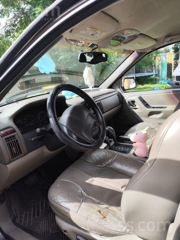 Pelēks Jeep Cherokee 2000 Liepāja, ar dzinēja tilpumu 4.00 L un nobraukumu 213 tūkst. km par 3000 €, foto 5 vietnē AUTOMOTO.COM.LV