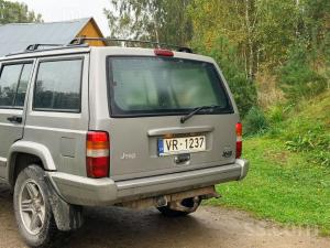 Серый Джип Чероки 2000 в Екабпилс, объемом двигателя 2.50 л и пробегом 261 тыс. км за 1800 €, фото 6 на AUTOMOTO.COM.LV