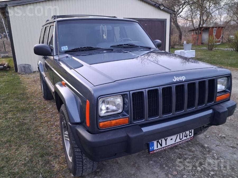 Pelēks Jeep Cherokee 2001 Jelgava, ar dzinēja tilpumu 2.50 L un nobraukumu 103 tūkst. km par 10000 €, foto 3 vietnē AUTOMOTO.COM.LV