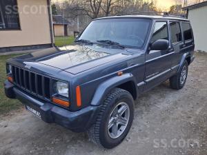 Grey Jeep Cherokee 2001 in Jelgava, with an engine capacity of 2.50 L and mileage of 107 thousand km for 8900 €, photo 4 on AUTOMOTO.COM.LV