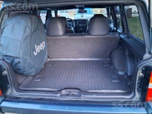 Grey Jeep Cherokee 2001 in Jelgava, with an engine capacity of 2.50 L and mileage of 107 thousand km for 8900 €, photo 9 on AUTOMOTO.COM.LV