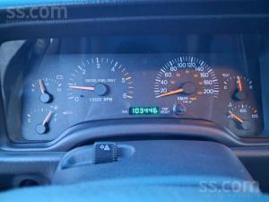 Grey Jeep Cherokee 2001 in Jelgava, with an engine capacity of 2.50 L and mileage of 107 thousand km for 8900 €, photo 12 on AUTOMOTO.COM.LV