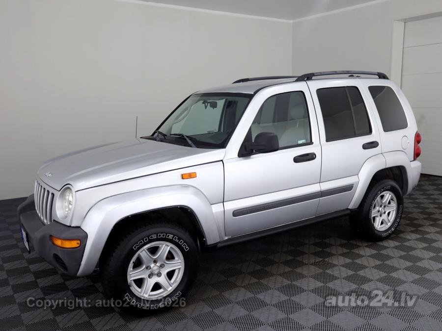 Grey Jeep Cherokee 2002 in Tallinn, with an engine capacity of 3.70 L and mileage of 106 thousand km for 2499 €, photo 3 on AUTOMOTO.COM.LV