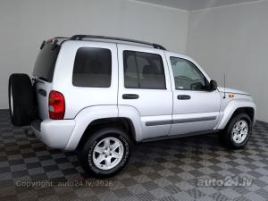 Grey Jeep Cherokee 2002 in Tallinn, with an engine capacity of 3.70 L and mileage of 106 thousand km for 2499 €, photo 4 on AUTOMOTO.COM.LV