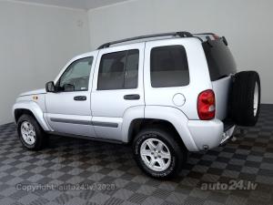 Grey Jeep Cherokee 2002 in Tallinn, with an engine capacity of 3.70 L and mileage of 106 thousand km for 2499 €, photo 5 on AUTOMOTO.COM.LV
