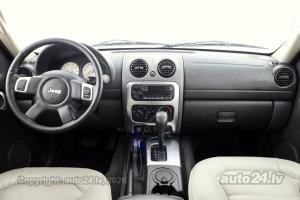 Grey Jeep Cherokee 2002 in Tallinn, with an engine capacity of 3.70 L and mileage of 106 thousand km for 2499 €, photo 6 on AUTOMOTO.COM.LV