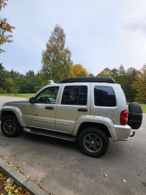 Grey Jeep Cherokee 2003 in Raseiniai, with an engine capacity of 3.70 L and mileage of 207 thousand km for 4300 €, photo 4 on AUTOMOTO.COM.LV