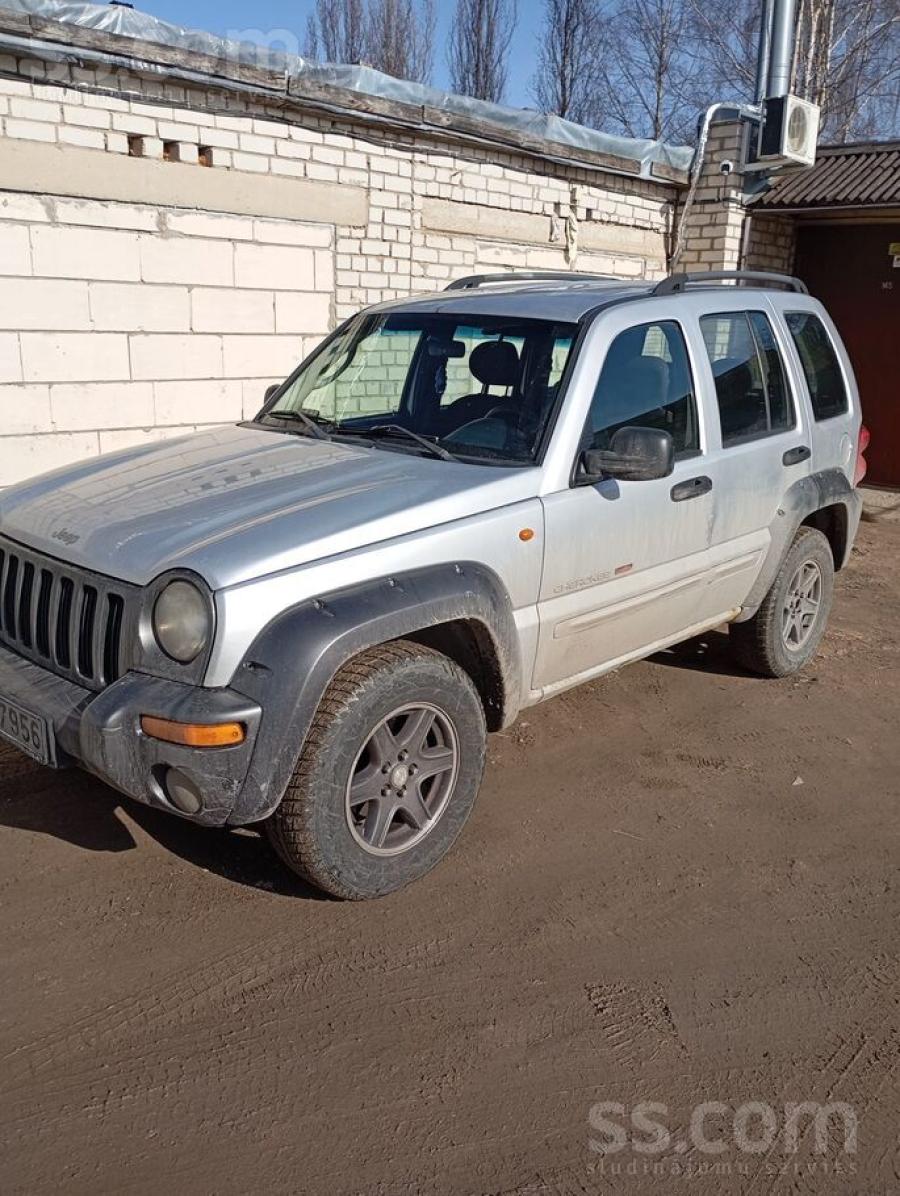 Grey Jeep Cherokee 2003 in Jelgava, with an engine capacity of 2.80 L and mileage of 320 thousand km for 2350 €, photo 1 on AUTOMOTO.COM.LV