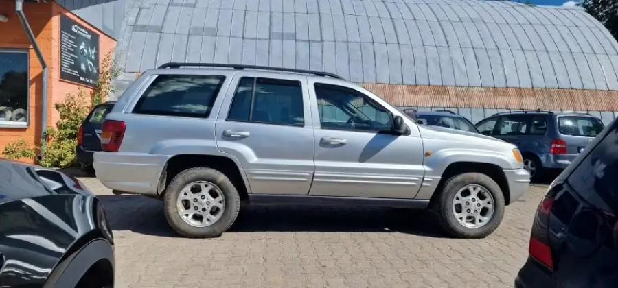 Pelēks Jeep Cherokee 2003 Valmiera, ar dzinēja tilpumu 2.70 L un nobraukumu 290 tūkst. km par 2500 €, foto 3 vietnē AUTOMOTO.COM.LV