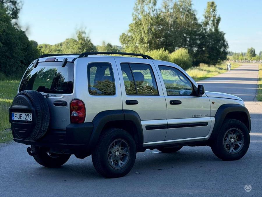 Pelēks Jeep Cherokee 2003 Radviliškis, ar dzinēja tilpumu 2.50 L un nobraukumu 326 tūkst. km par 3600 €, foto 9 vietnē AUTOMOTO.COM.LV