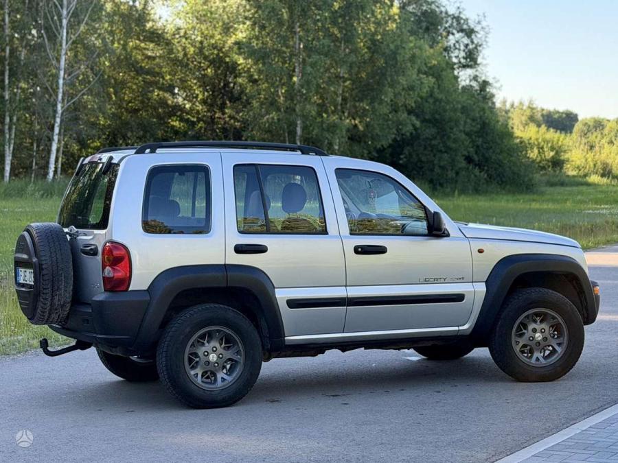 Pelēks Jeep Cherokee 2003 Radviliškis, ar dzinēja tilpumu 2.50 L un nobraukumu 326 tūkst. km par 3600 €, foto 10 vietnē AUTOMOTO.COM.LV