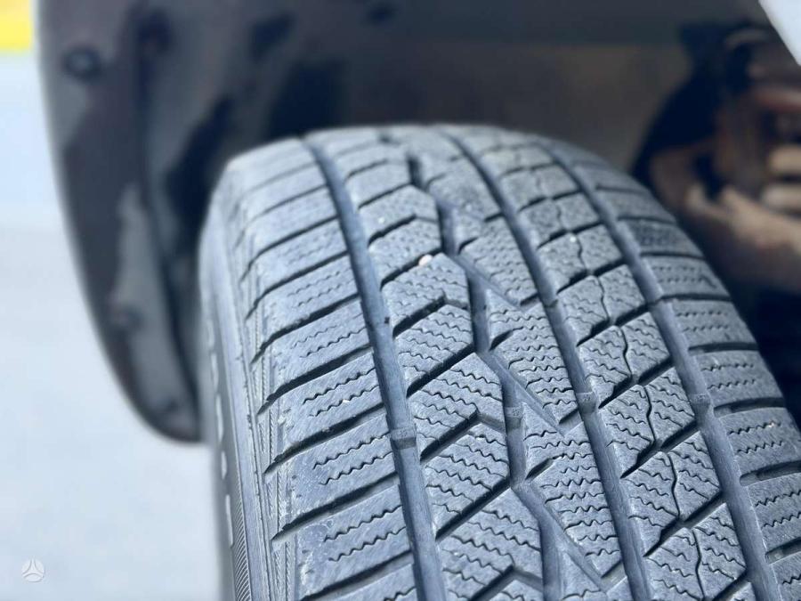 Pelēks Jeep Cherokee 2003 Radviliškis, ar dzinēja tilpumu 2.50 L un nobraukumu 326 tūkst. km par 3600 €, foto 12 vietnē AUTOMOTO.COM.LV