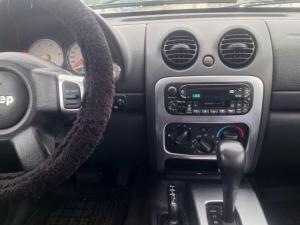 Pelēks Jeep Cherokee 2003 Rīga, ar dzinēja tilpumu 2.80 L un nobraukumu 314 tūkst. km par 2950 €, foto 3 vietnē AUTOMOTO.COM.LV