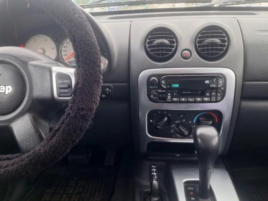 Pelēks Jeep Cherokee 2003 Rīga, ar dzinēja tilpumu 2.80 L un nobraukumu 314 tūkst. km par 2950 €, foto 3 vietnē AUTOMOTO.COM.LV