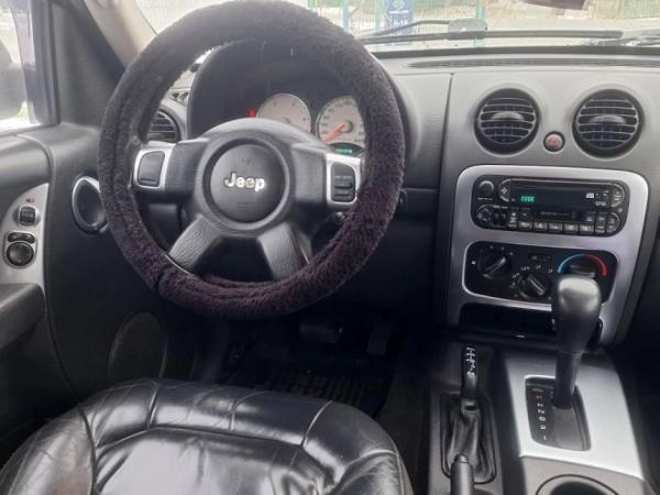 Pelēks Jeep Cherokee 2003 Rīga, ar dzinēja tilpumu 2.80 L un nobraukumu 314 tūkst. km par 2950 €, foto 3 vietnē AUTOMOTO.COM.LV