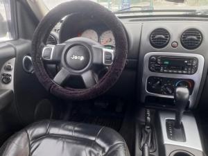 Pelēks Jeep Cherokee 2003 Rīga, ar dzinēja tilpumu 2.80 L un nobraukumu 314 tūkst. km par 2950 €, foto 4 vietnē AUTOMOTO.COM.LV