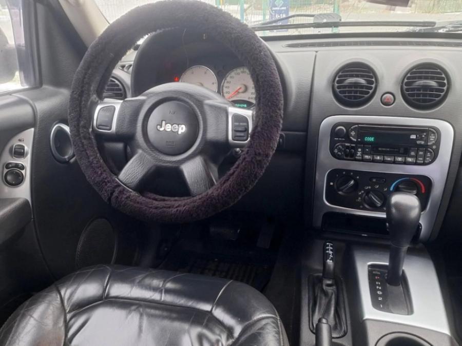 Pelēks Jeep Cherokee 2003 Rīga, ar dzinēja tilpumu 2.80 L un nobraukumu 314 tūkst. km par 2950 €, foto 4 vietnē AUTOMOTO.COM.LV
