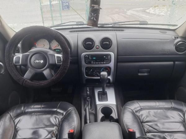 Pelēks Jeep Cherokee 2003 Rīga, ar dzinēja tilpumu 2.80 L un nobraukumu 314 tūkst. km par 2950 €, foto 4 vietnē AUTOMOTO.COM.LV