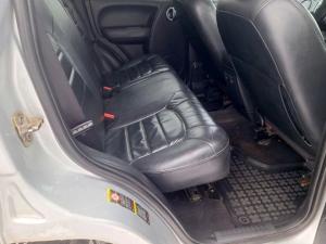 Pelēks Jeep Cherokee 2003 Rīga, ar dzinēja tilpumu 2.80 L un nobraukumu 314 tūkst. km par 2950 €, foto 7 vietnē AUTOMOTO.COM.LV