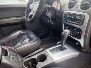 Pelēks Jeep Cherokee 2003 Rīga, ar dzinēja tilpumu 2.80 L un nobraukumu 314 tūkst. km par 2950 €, foto 9 vietnē AUTOMOTO.COM.LV