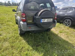 Grey Jeep Cherokee 2004 in Liepaja, with an engine capacity of 3.70 L and mileage of 214 thousand km for 1850 €, photo 3 on AUTOMOTO.COM.LV