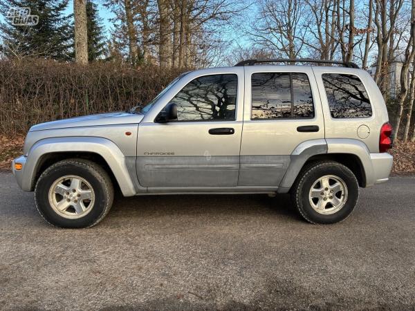 Grey Jeep Cherokee 2004 in Telschi, with an engine capacity of 3.70 L and mileage of 275 thousand km for 2600 €, photo 3 on AUTOMOTO.COM.LV