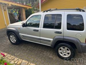 Pelēks Jeep Cherokee 2004 Rīga, ar dzinēja tilpumu 2.50 L un nobraukumu 250 tūkst. km par 2500 €, foto 3 vietnē AUTOMOTO.COM.LV