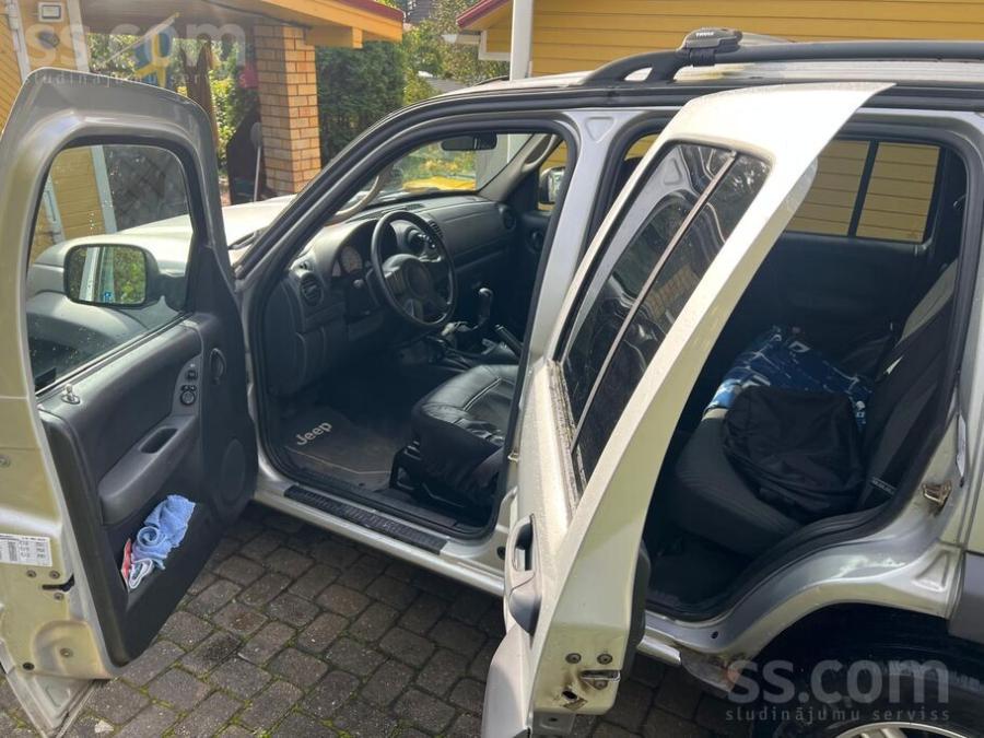 Pelēks Jeep Cherokee 2004 Rīga, ar dzinēja tilpumu 2.50 L un nobraukumu 250 tūkst. km par 2500 €, foto 7 vietnē AUTOMOTO.COM.LV