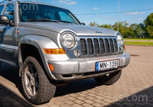Pelēks Jeep Cherokee 2005 Cēsis, ar dzinēja tilpumu 2.80 L un nobraukumu 192 tūkst. km par 4250 €, foto 8 vietnē AUTOMOTO.COM.LV