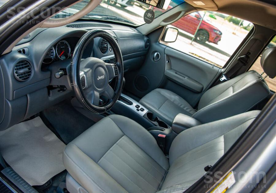 Pelēks Jeep Cherokee 2005 Cēsis, ar dzinēja tilpumu 2.80 L un nobraukumu 192 tūkst. km par 4250 €, foto 12 vietnē AUTOMOTO.COM.LV