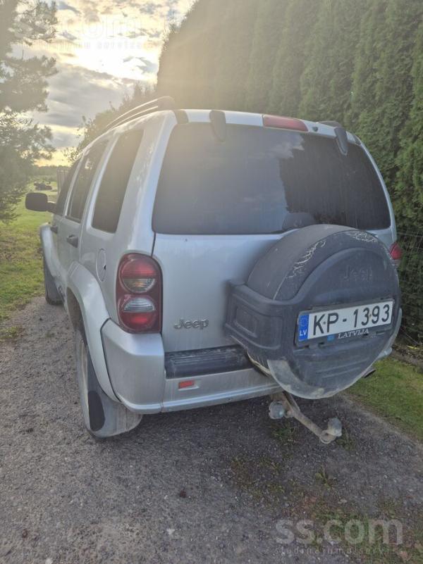 Pelēks Jeep Cherokee 2005 Jēkabpils, ar dzinēja tilpumu 2.80 L un nobraukumu 298 tūkst. km par 3150 €, foto 3 vietnē AUTOMOTO.COM.LV