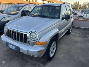 Pelēks Jeep Cherokee 2006 Pasvalys, ar dzinēja tilpumu 2.78 L un nobraukumu 230 tūkst. km par 3800 €, foto  vietnē AUTOMOTO.COM.LV
