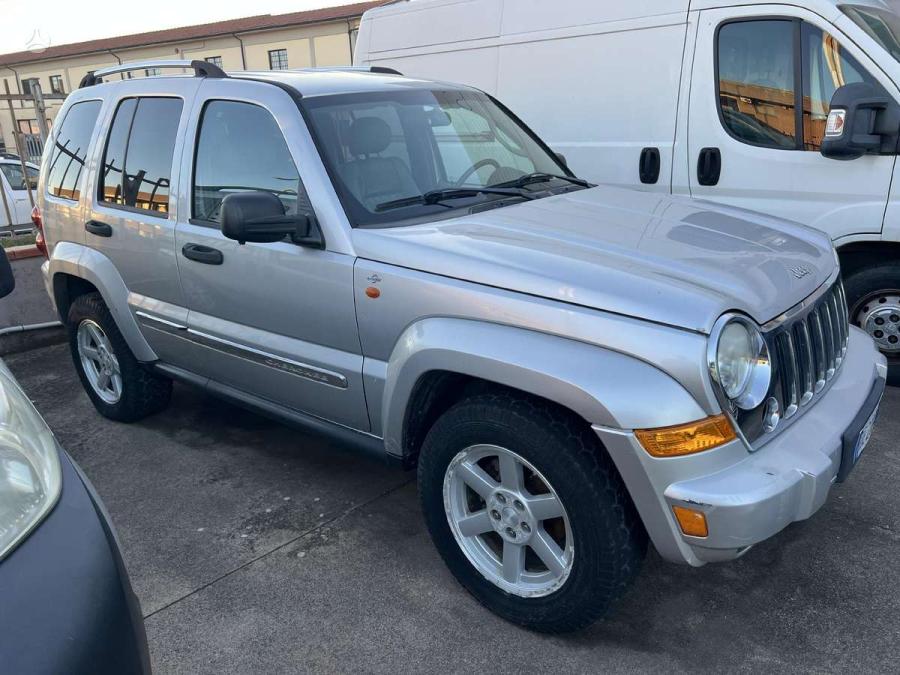 Pelēks Jeep Cherokee 2006 Pasvalys, ar dzinēja tilpumu 2.78 L un nobraukumu 230 tūkst. km par 3800 €, foto 3 vietnē AUTOMOTO.COM.LV