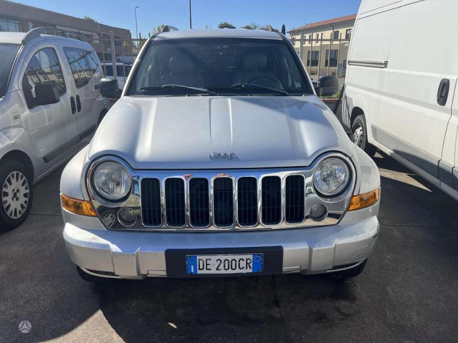 Pelēks Jeep Cherokee 2006 Pasvalys, ar dzinēja tilpumu 2.78 L un nobraukumu 230 tūkst. km par 3800 €, foto 4 vietnē AUTOMOTO.COM.LV