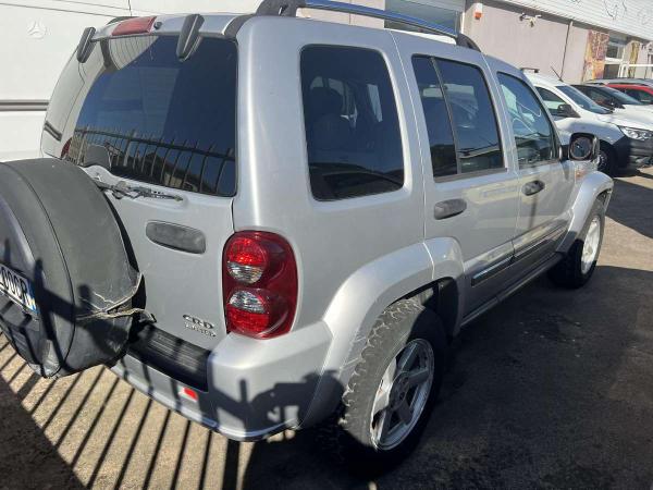 Pelēks Jeep Cherokee 2006 Pasvalys, ar dzinēja tilpumu 2.78 L un nobraukumu 230 tūkst. km par 3800 €, foto 7 vietnē AUTOMOTO.COM.LV