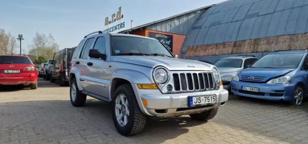 Pelēks Jeep Cherokee 2006 Valmiera, ar dzinēja tilpumu 2.80 L un nobraukumu 215 tūkst. km par 4000 €, foto 1 vietnē AUTOMOTO.COM.LV