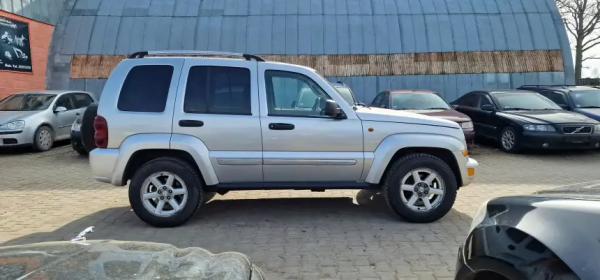 Pelēks Jeep Cherokee 2006 Valmiera, ar dzinēja tilpumu 2.80 L un nobraukumu 215 tūkst. km par 4000 €, foto 2 vietnē AUTOMOTO.COM.LV