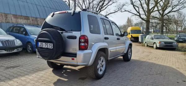 Pelēks Jeep Cherokee 2006 Valmiera, ar dzinēja tilpumu 2.80 L un nobraukumu 215 tūkst. km par 4000 €, foto 3 vietnē AUTOMOTO.COM.LV