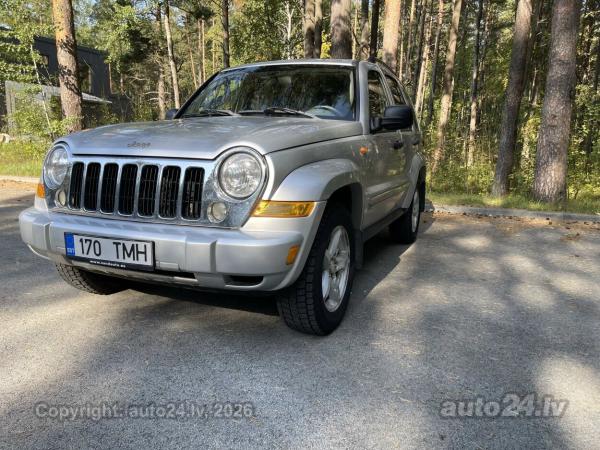 Grey Jeep Cherokee 2006 in Tallinn, with an engine capacity of 2.80 L and mileage of 245 thousand km for 3000 €, photo 2 on AUTOMOTO.COM.LV
