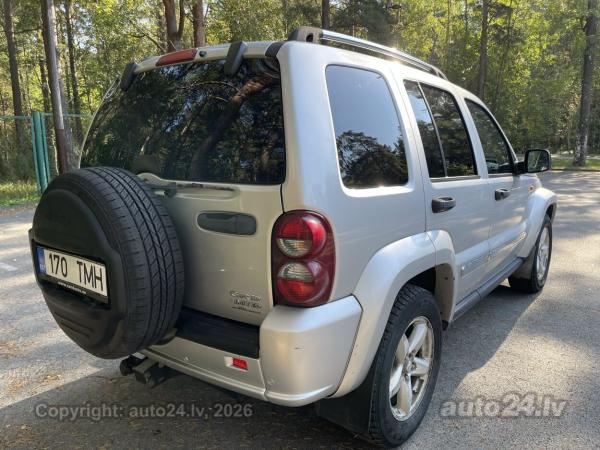 Grey Jeep Cherokee 2006 in Tallinn, with an engine capacity of 2.80 L and mileage of 245 thousand km for 3000 €, photo 5 on AUTOMOTO.COM.LV