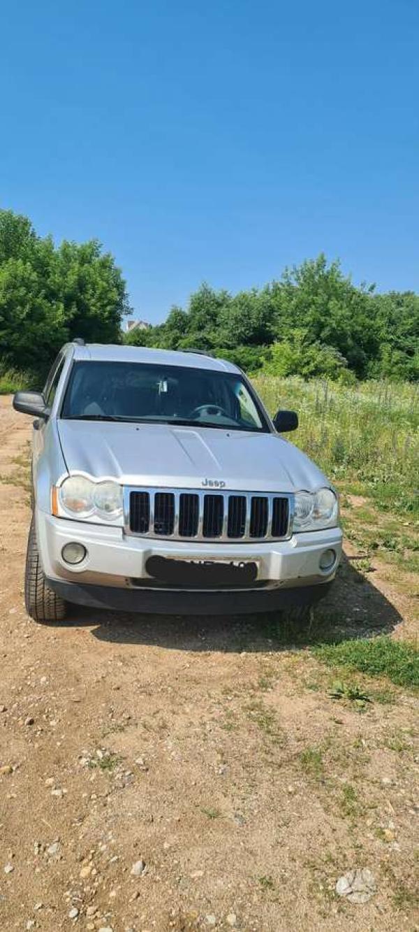 Grey Jeep Cherokee 2007 in Ukmerge, with an engine capacity of 3.60 L and mileage of 260 thousand km for 2700 €, photo 3 on AUTOMOTO.COM.LV