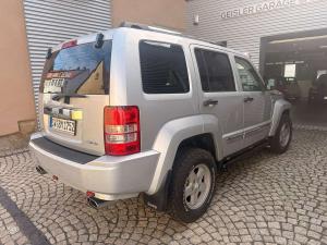 Grey Jeep Cherokee 2008 in Utena, with an engine capacity of 2.78 L and mileage of 227 thousand km for 6200 €, photo 3 on AUTOMOTO.COM.LV