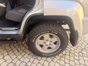 Grey Jeep Cherokee 2008 in Utena, with an engine capacity of 2.78 L and mileage of 227 thousand km for 6200 €, photo 9 on AUTOMOTO.COM.LV
