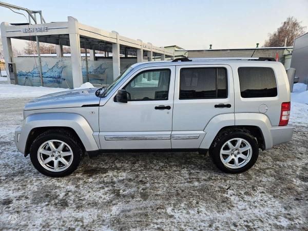Pelēks Jeep Cherokee 2010 Prienai, ar dzinēja tilpumu 2.78 L un nobraukumu 179 tūkst. km par 5000 €, foto 5 vietnē AUTOMOTO.COM.LV
